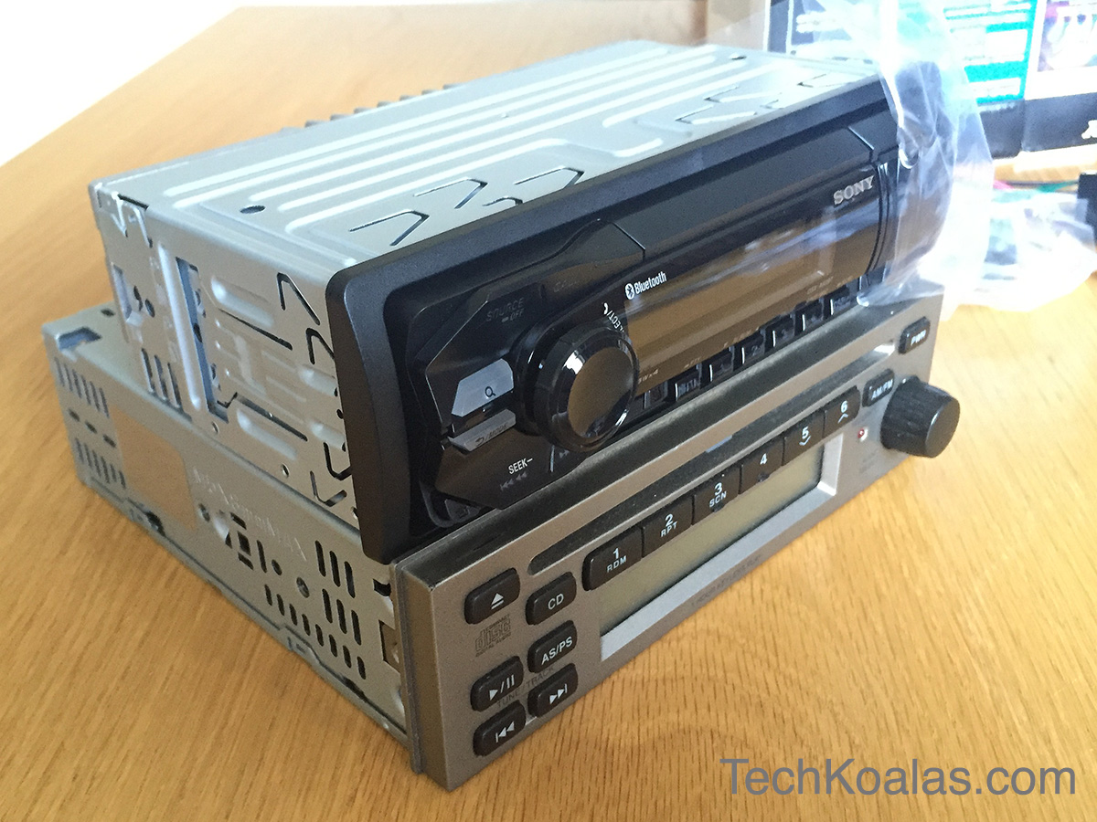 Unboxing the Sony in-car digital media player DSX-A60BT - TechKoala.com